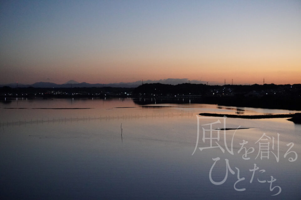 小松 アツヒト「浜名湖朝景」 | ふじのくに障がい者芸術ポータルサイト Findart(ふぁいんだー)